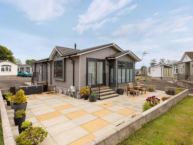 2 bedroom park home for sale