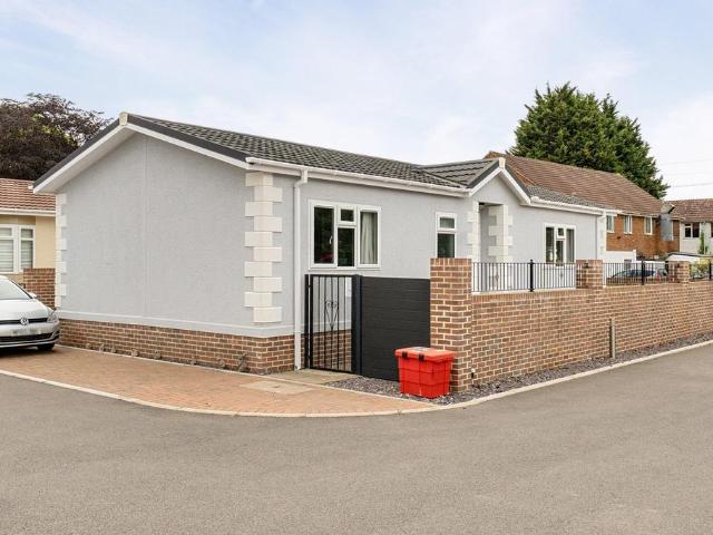 2 bedroom park home for sale
