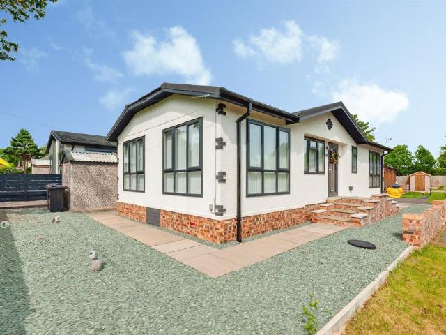 2 bedroom park home for sale