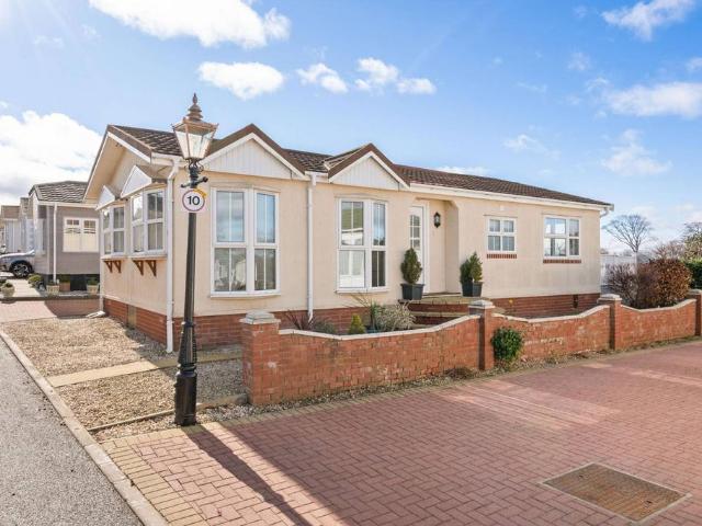 2 bedroom park home for sale