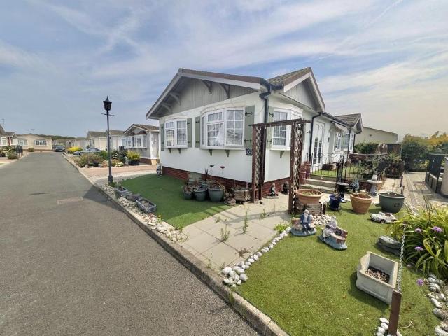 2 bedroom park home for sale