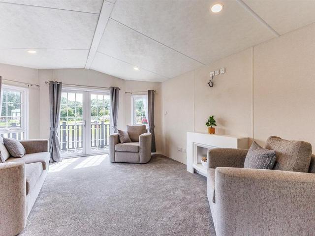 2 bedroom park home for sale
