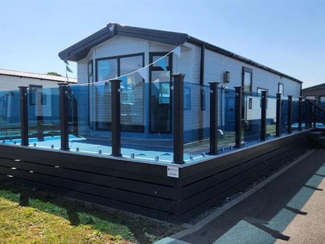 2 bedroom park home for sale