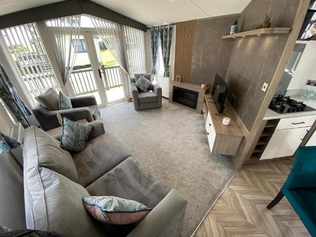 2 bedroom park home for sale