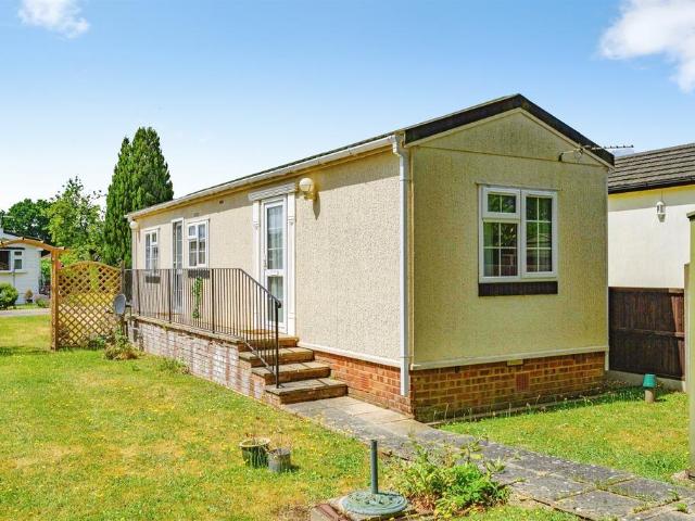 2 bedroom park home for sale