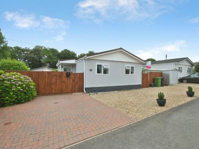 2 bedroom park home for sale