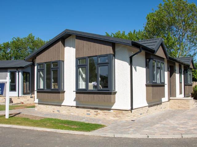 2 bedroom park home for sale
