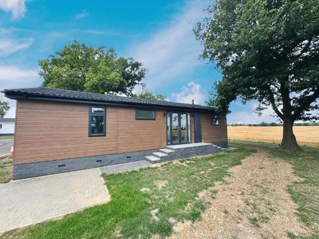2 bedroom park home for sale
