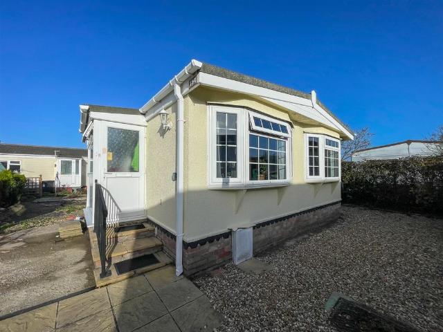 2 bedroom park home for sale