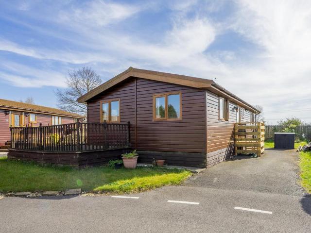 2 bedroom park home for sale