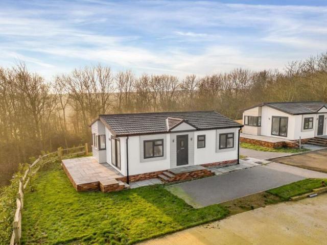 2 bedroom park home for sale