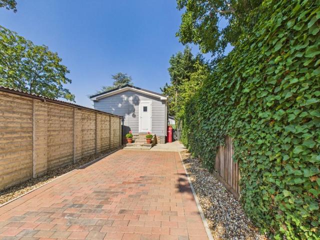 2 bedroom park home for sale