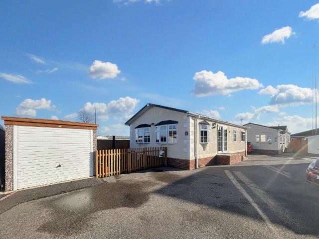 2 bedroom park home for sale