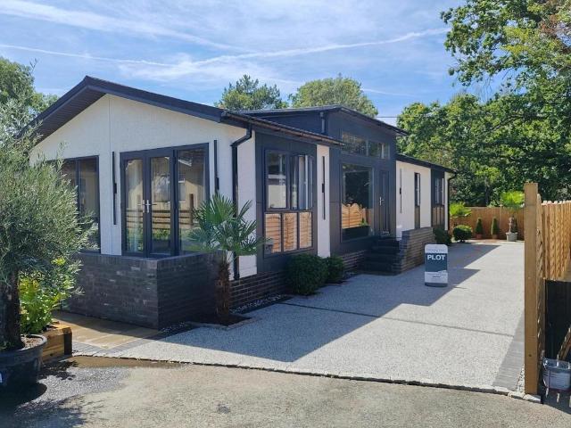 2 bedroom park home for sale
