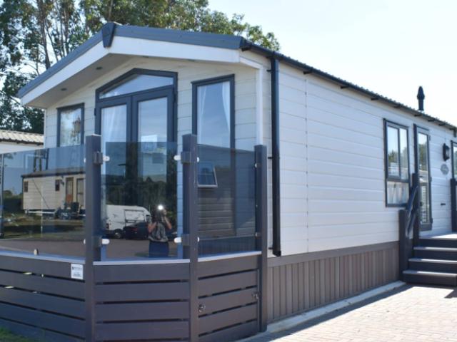 2 bedroom park home for sale