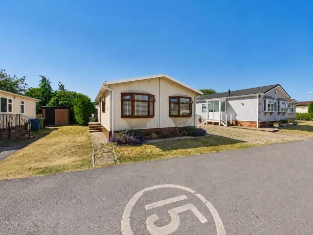 2 bedroom park home for sale