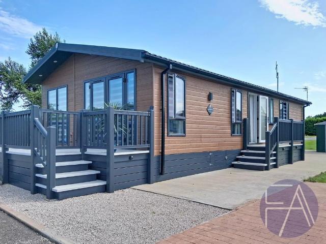 2 bedroom park home for sale