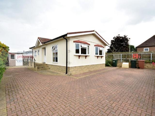 2 bedroom park home for sale