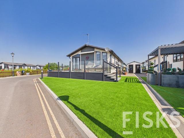2 bedroom park home for sale