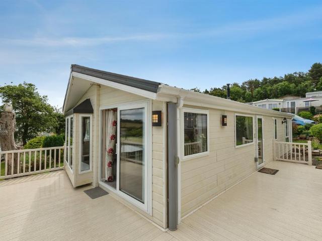 2 bedroom park home for sale