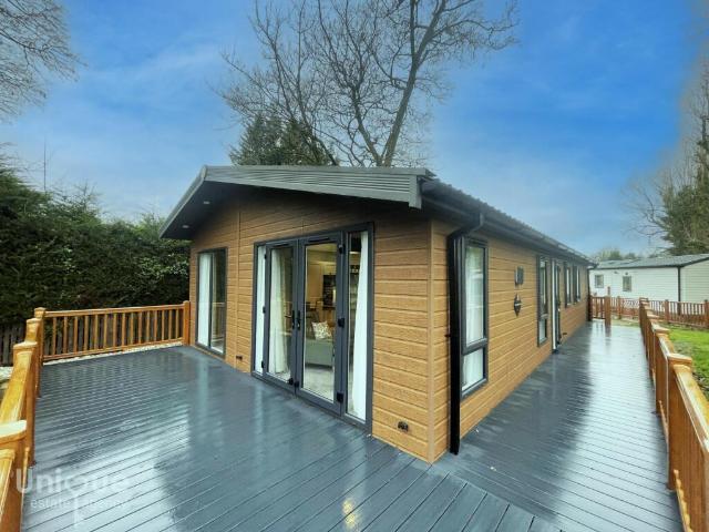 2 bedroom park home for sale