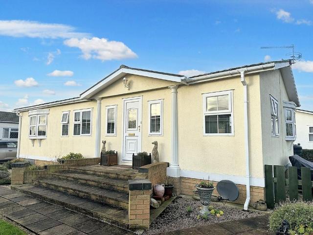 2 bedroom park home for sale