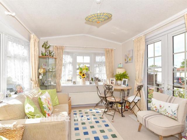 2 bedroom park home for sale
