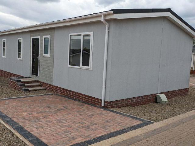 2 bedroom park home for sale