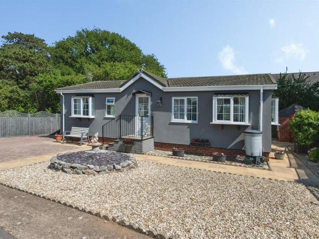 2 bedroom park home for sale