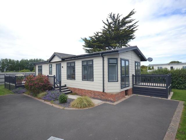 2 bedroom park home for sale