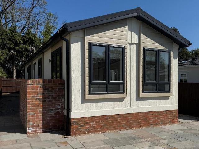 2 bedroom park home for sale