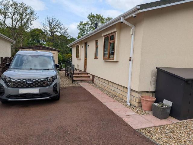 2 bedroom park home for sale