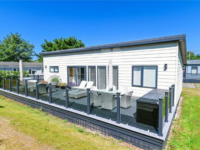 2 bedroom park home for sale