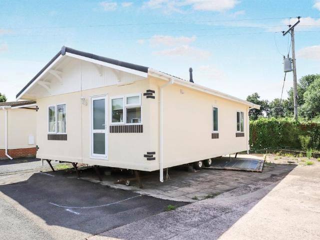 2 bedroom park home for sale