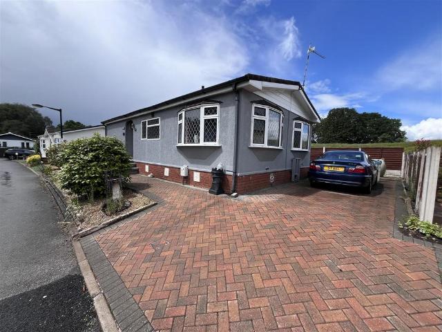 2 bedroom park home for sale