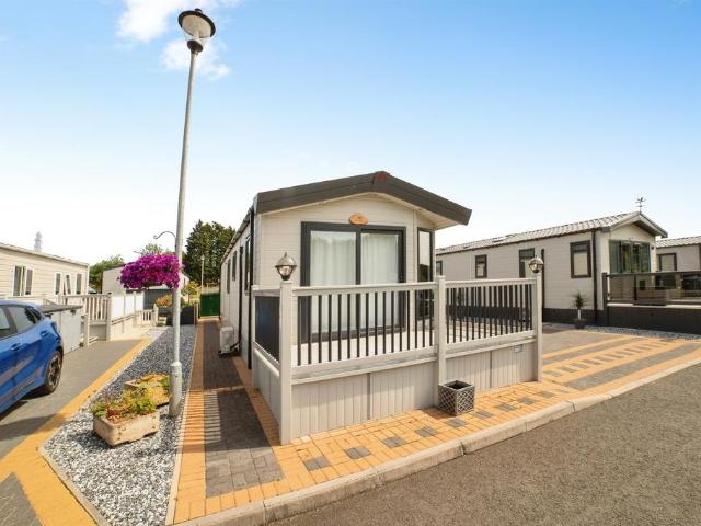 2 bedroom park home for sale