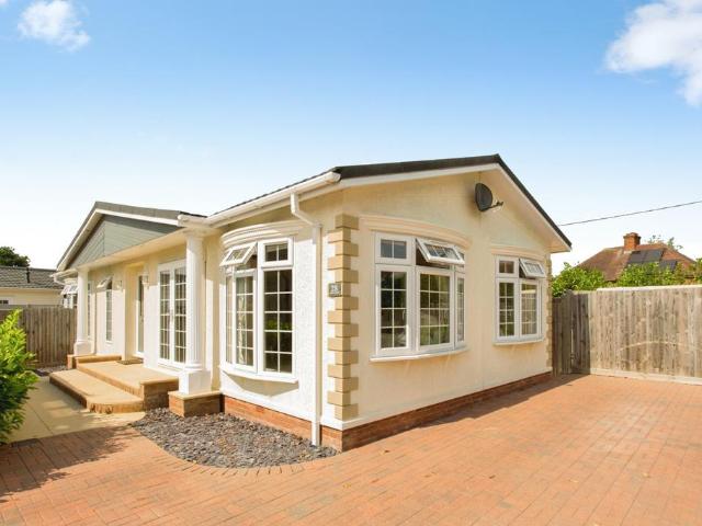2 bedroom park home for sale