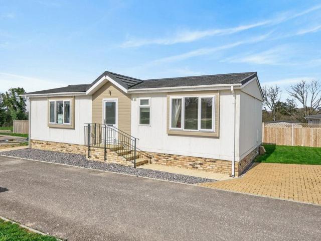 2 bedroom park home for sale