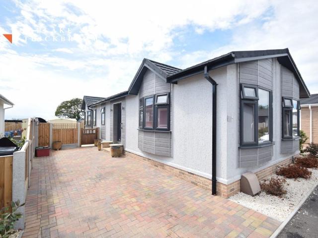 2 bedroom park home for sale