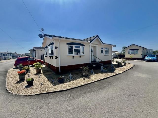 2 bedroom park home for sale