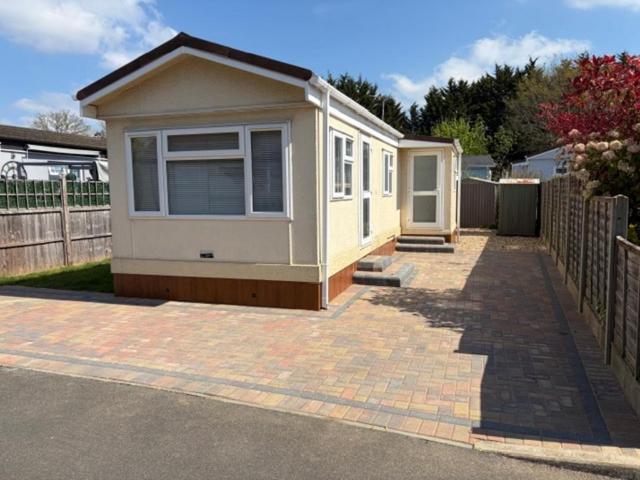 2 bedroom park home for sale