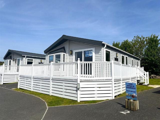 2 bedroom lodge for sale