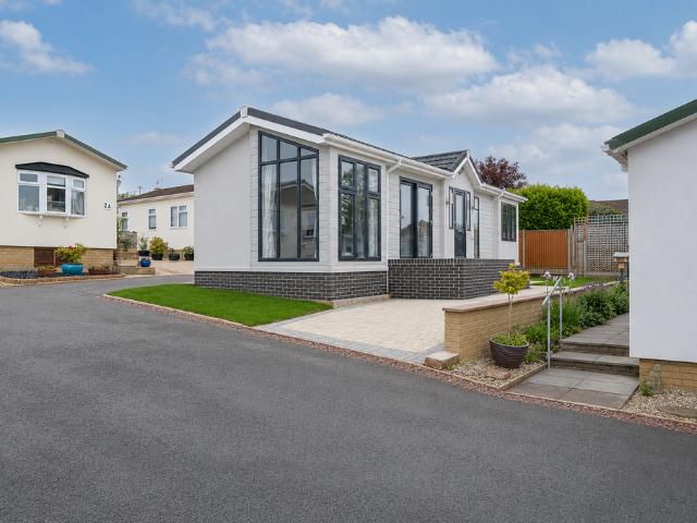 2 bedroom park home for sale