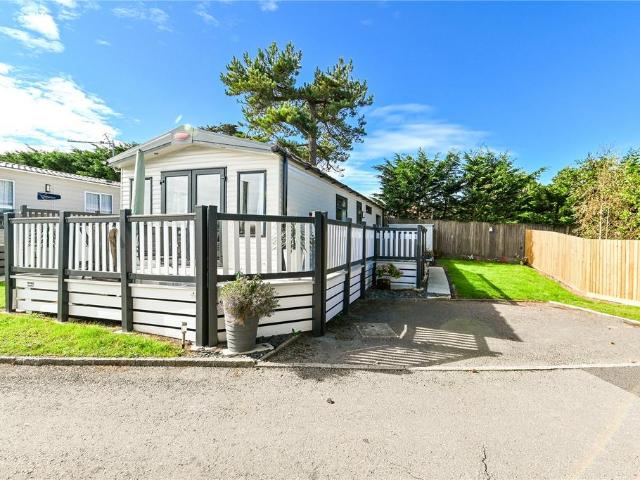 2 bedroom park home for sale