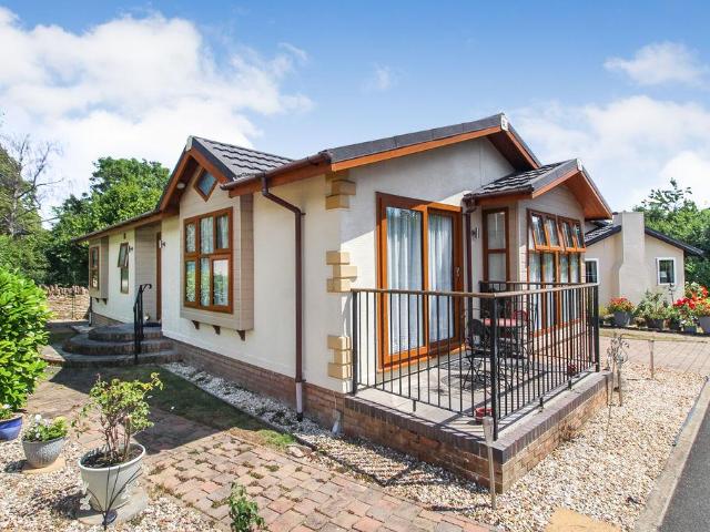 2 bedroom park home for sale