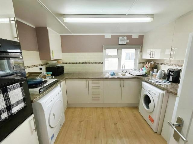2 bedroom park home for sale