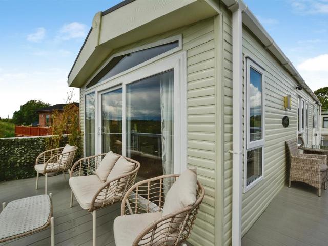 2 bedroom park home for sale