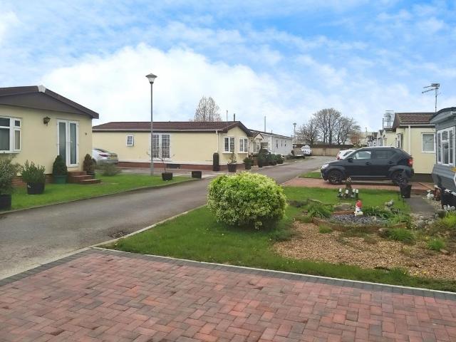 2 bedroom park home for sale