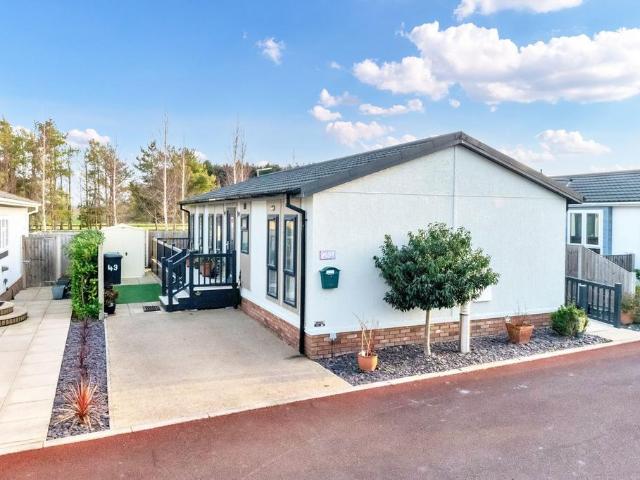 2 bedroom park home for sale