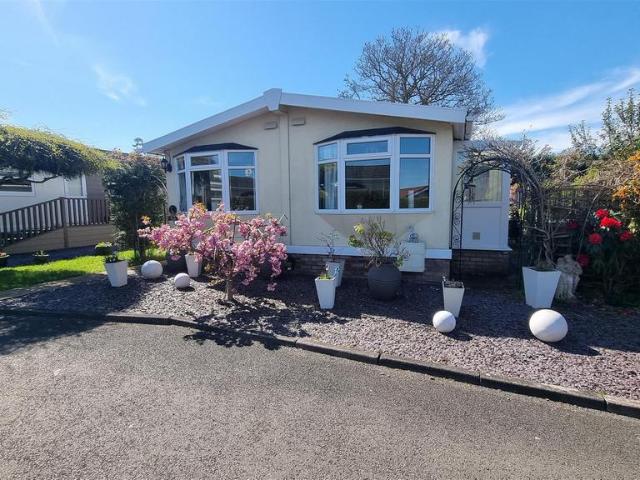 2 bedroom park home for sale
